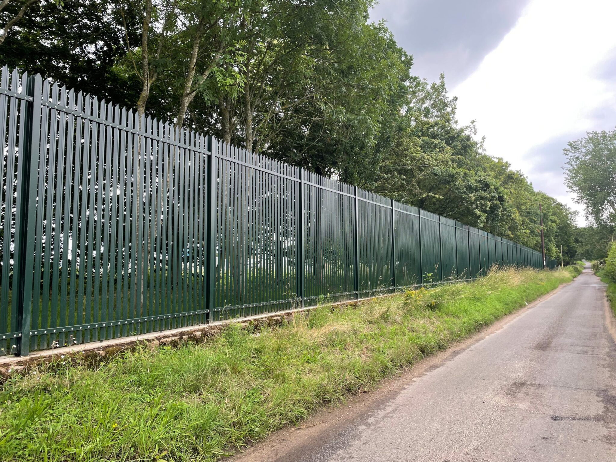 How to Choose the Right Perimeter Security Fencing for Your Business ...