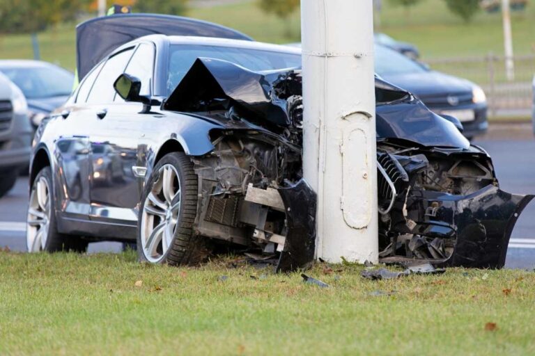 What To Do After A Single Car Accident And How Liability Works - KiwiBox